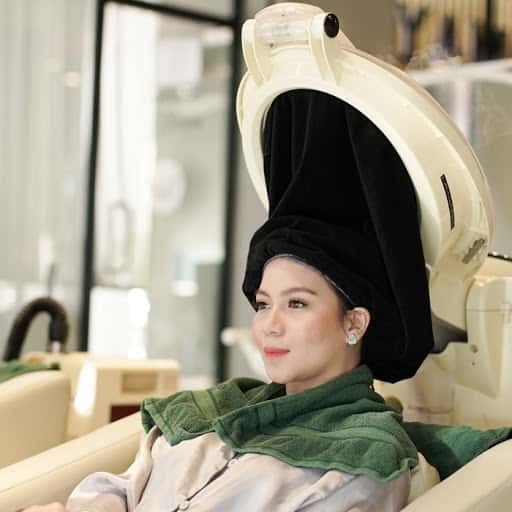 10 Perawatan Rambut di Salon yang Dapat Kamu Lakukan - parasayu.net