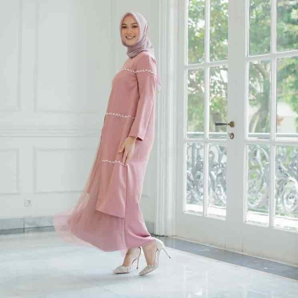 7 Hijab Cocok untuk Warna Baby Pink - parasayu.net