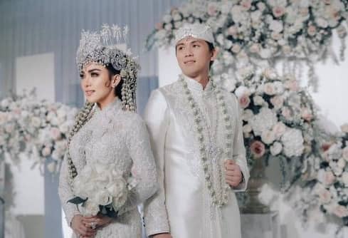 9 Inspirasi Baju Pengantin Adat Sunda - parasayu.net