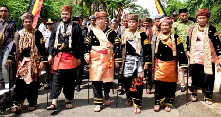 Mengenal Pakaian Adat Minangkabau untuk Acara Sakral - parasayu.net